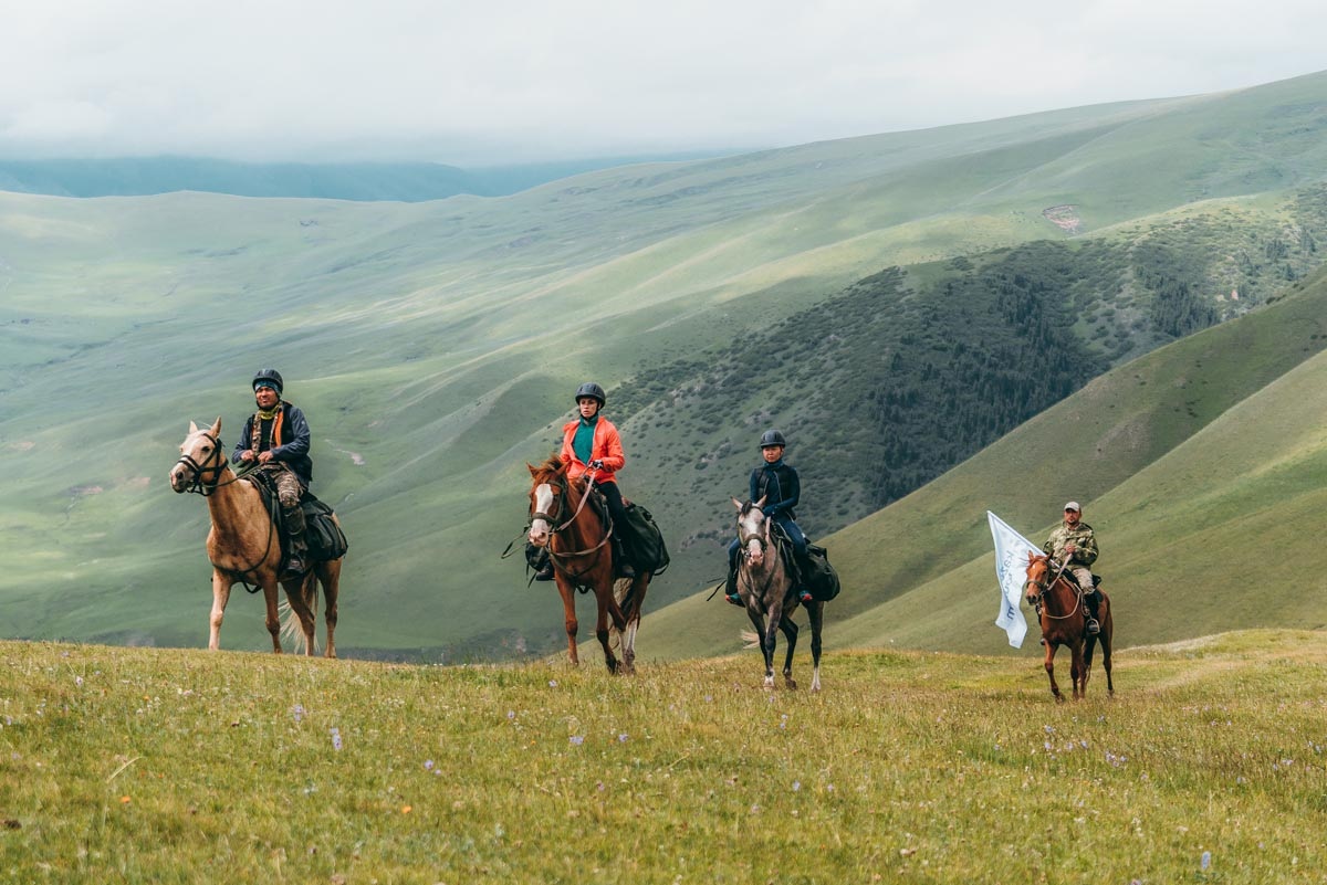 Horseriding tour on the Ketmen ridge